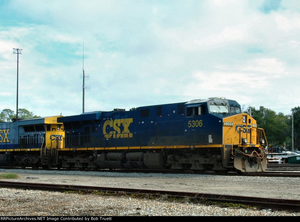 CSX 5306 from the other side of the Yard